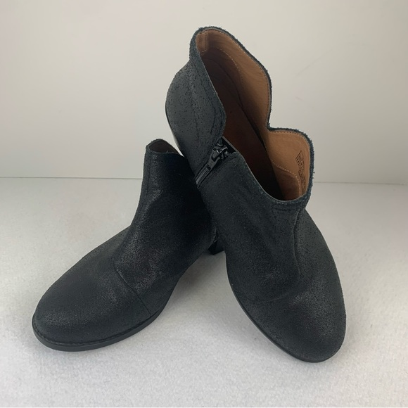 Vionic | Shoes | Vionic Liv Metallic Black Leather Ankle Bootsize 95 ...